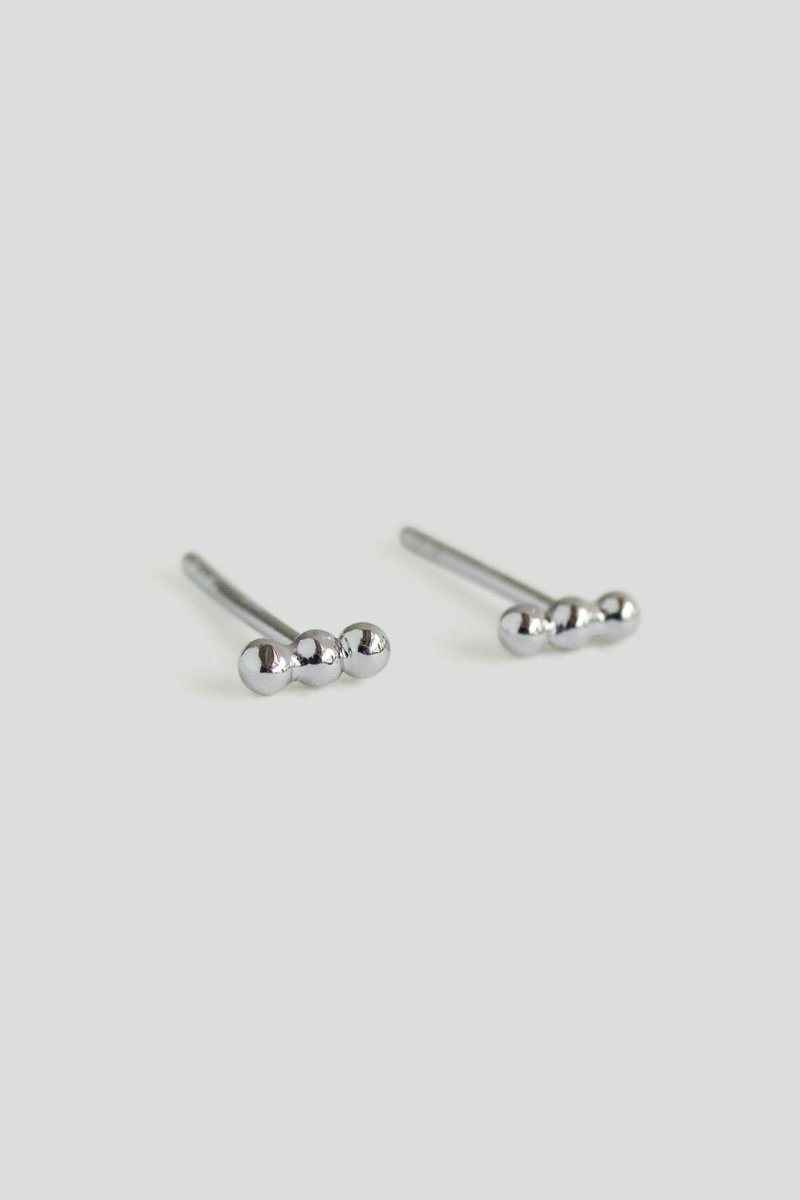 Silver 3-Dot Ear Studs