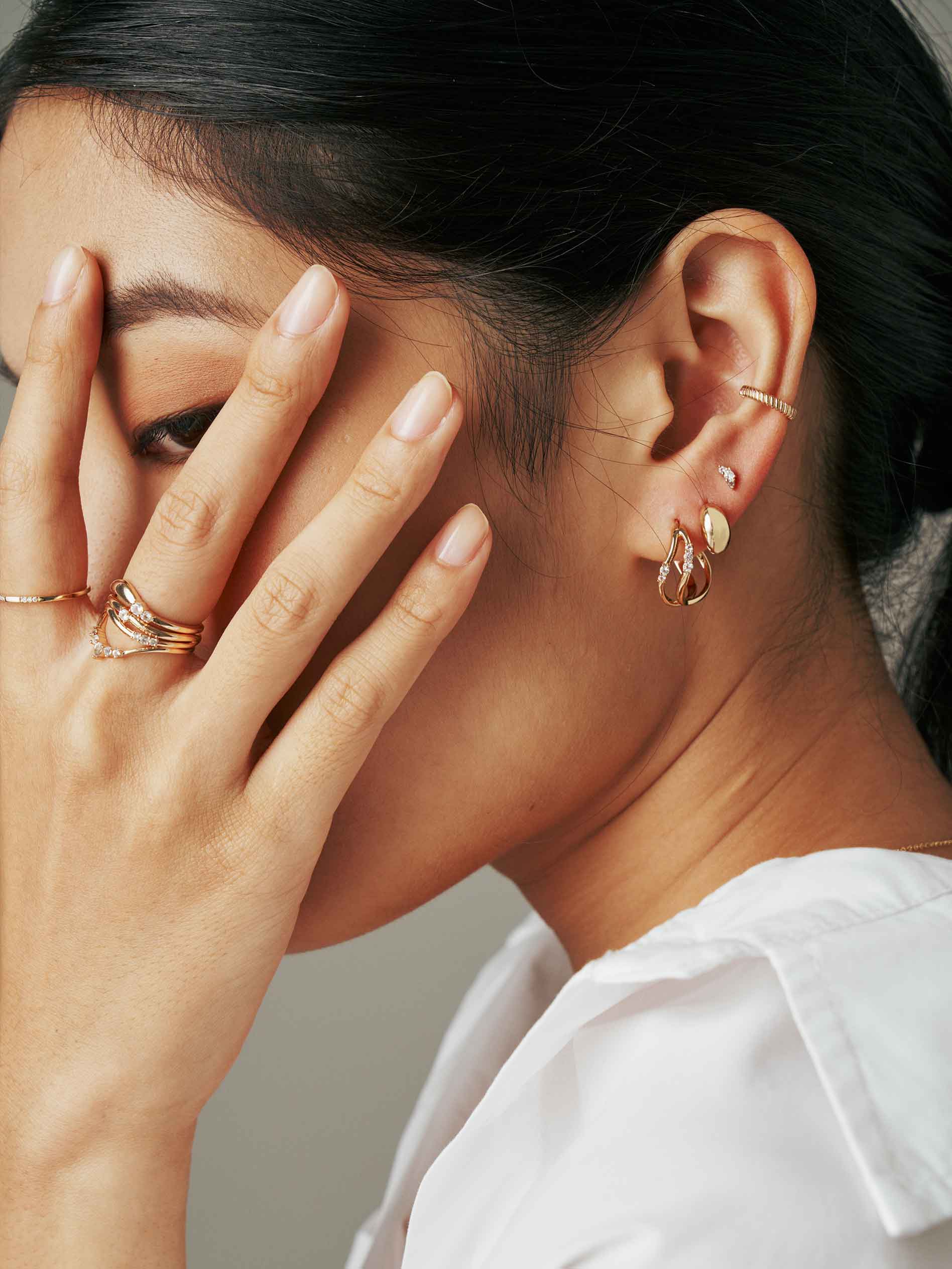 Peyton Earrings in Champagne Gold | Curious Creatures